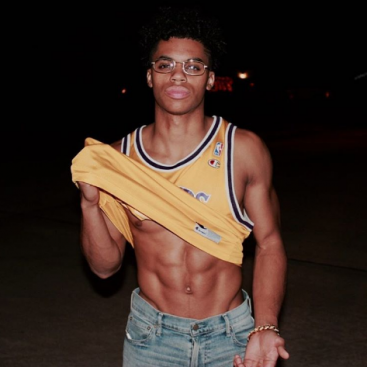 Eye Candy: Baller Deven Hubbard Round 2 - Popglitz