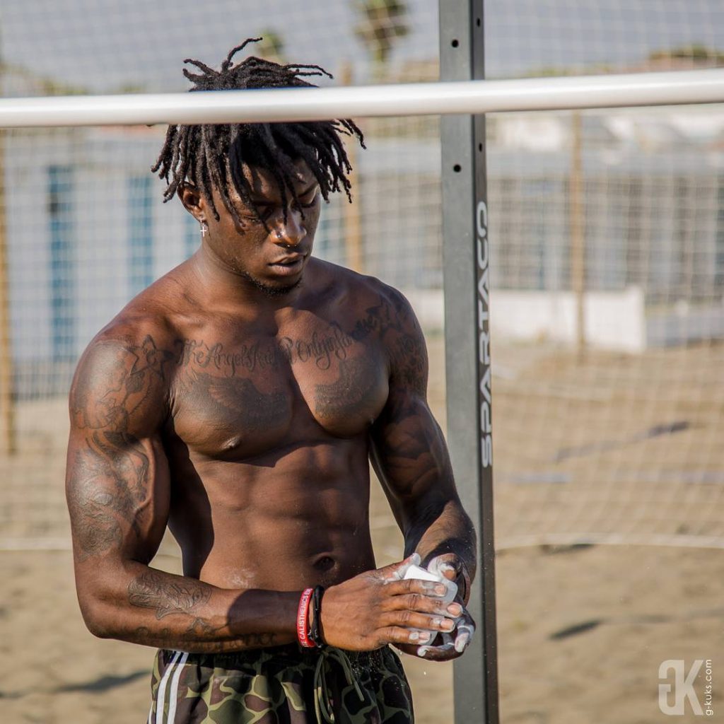 Eye Candy: Street Workout Specialist Giampaolo Calvaresi aka ‘Showtime ...