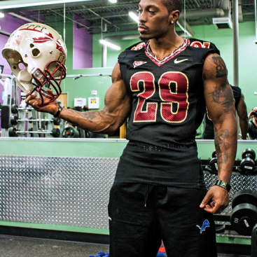 Morning Eye Candy: Footballer Michael Ray Garvin - Popglitz