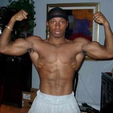 Morning Eye Candy: Footballer Michael Ray Garvin - Popglitz