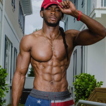 Eye Candy: Check Out This Hot Hollister Employee Shawn Cargill - Popglitz