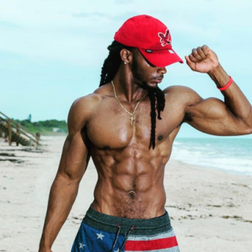 Eye Candy: Check Out This Hot Hollister Employee Shawn Cargill - Popglitz