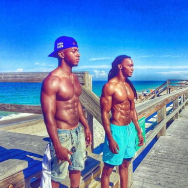 Eye Candy: Check Out This Hot Hollister Employee Shawn Cargill - Popglitz