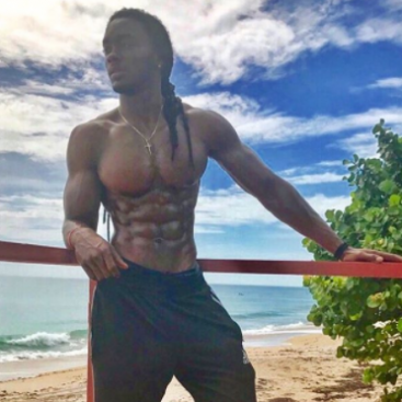 Eye Candy: Check Out This Hot Hollister Employee Shawn Cargill - Popglitz